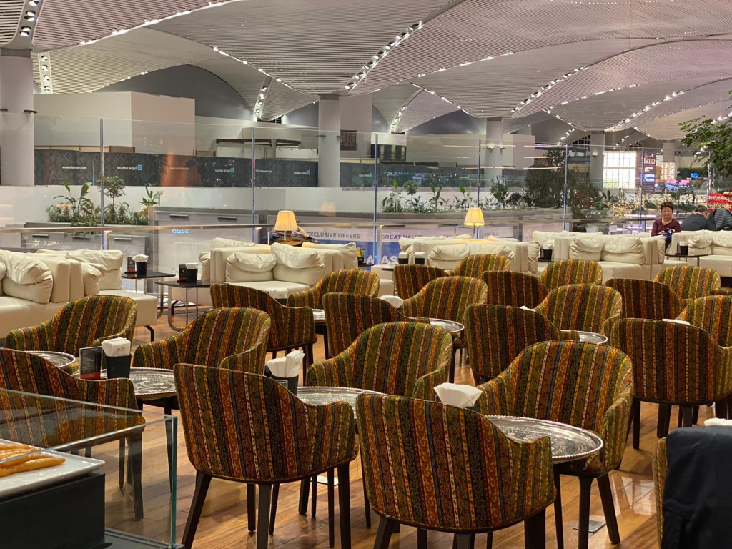 İSTANBUL HAVALİMANI THY VIP LOUNGE - Leta Sandalye ️