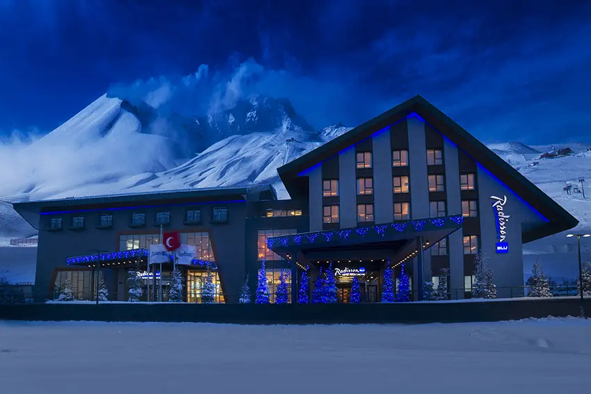 RADISSON BLU HOTEL - Leta Sandalye