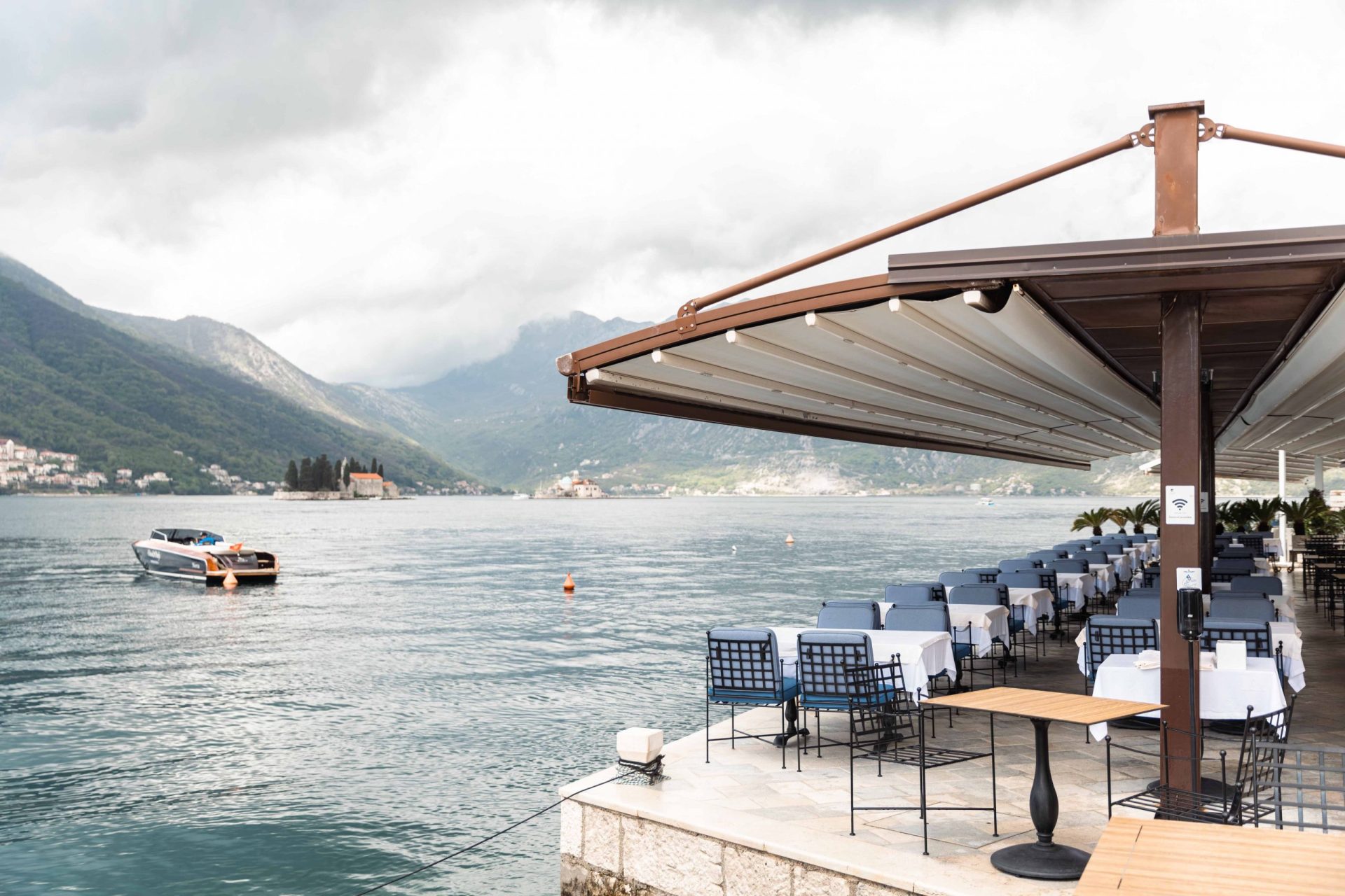 HOTEL RESTAURANT CONTE PERAST - Leta Sandalye ️