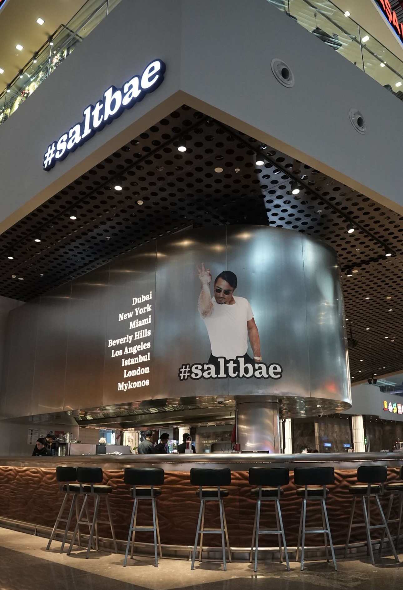 SALTBAE ISTANBUL AIRPORT - Leta Sandalye ️